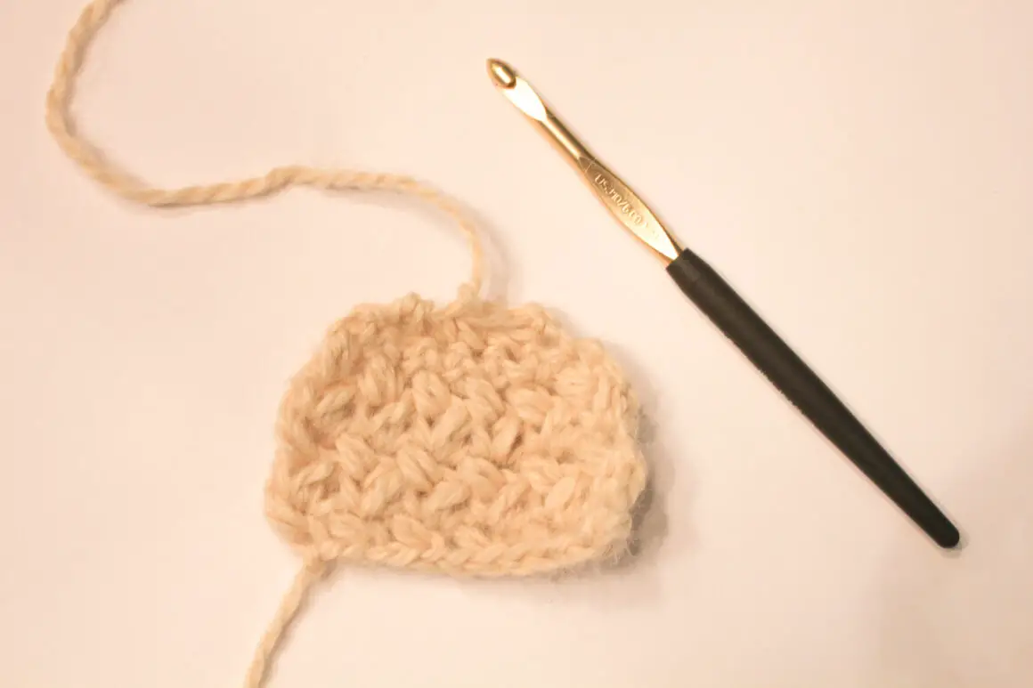 Cozy Convertible Crochet Mittens - Free Crochet Pattern The Knotted Nest