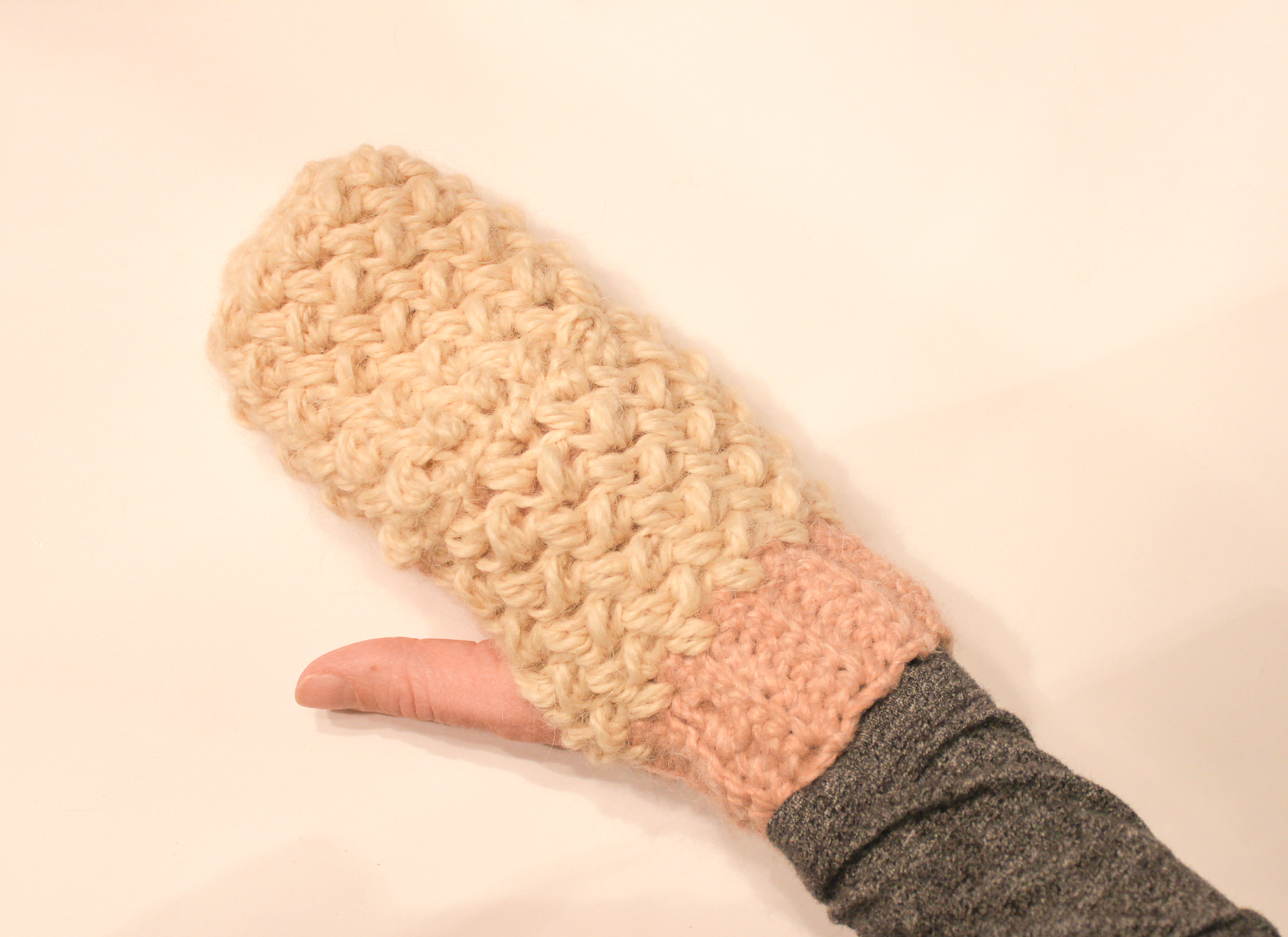 Cozy Convertible Crochet Mittens - Free Crochet Pattern The Knotted Nest