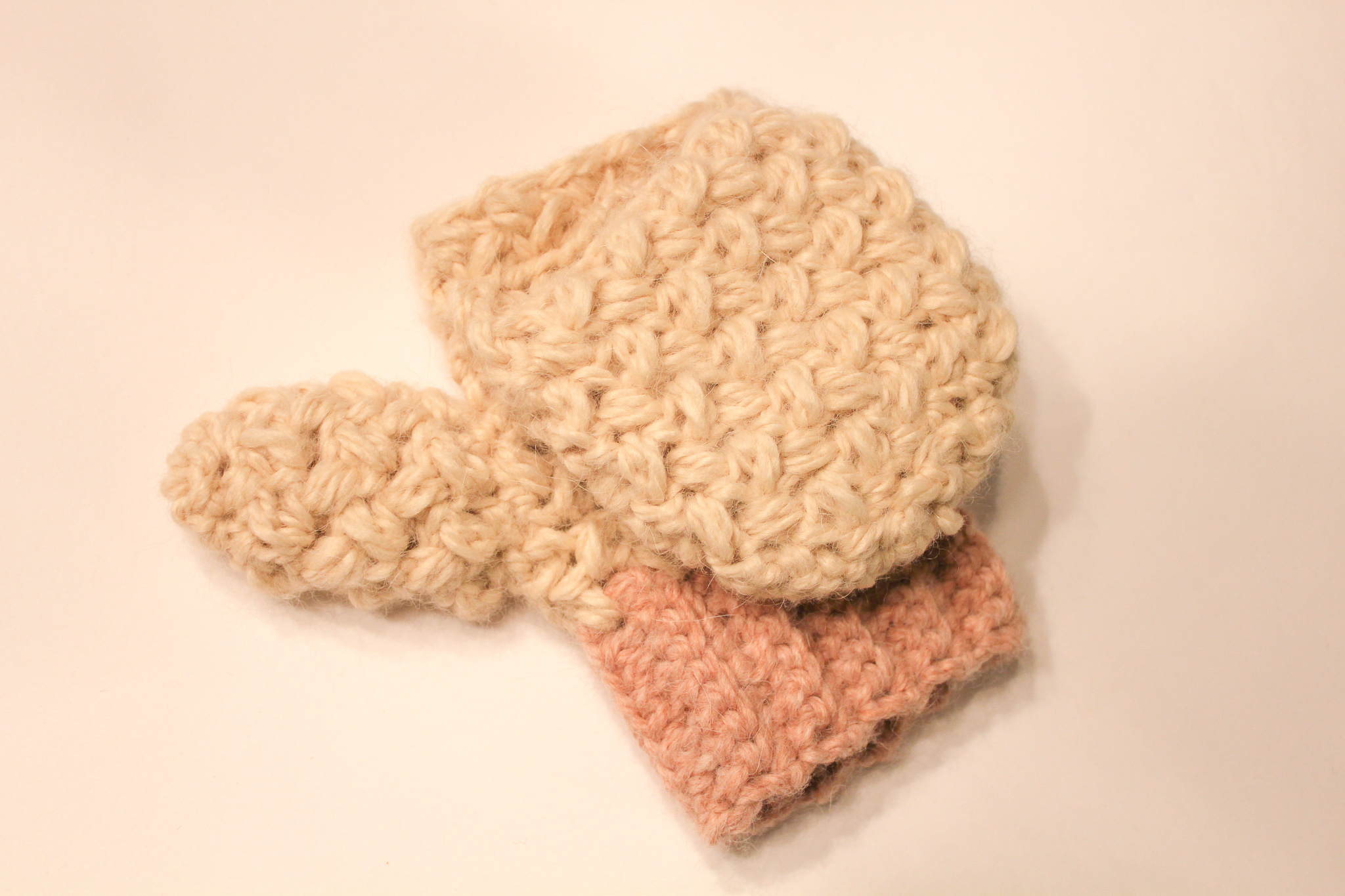 Cozy Convertible Crochet Mittens - Free Crochet Pattern The Knotted Nest