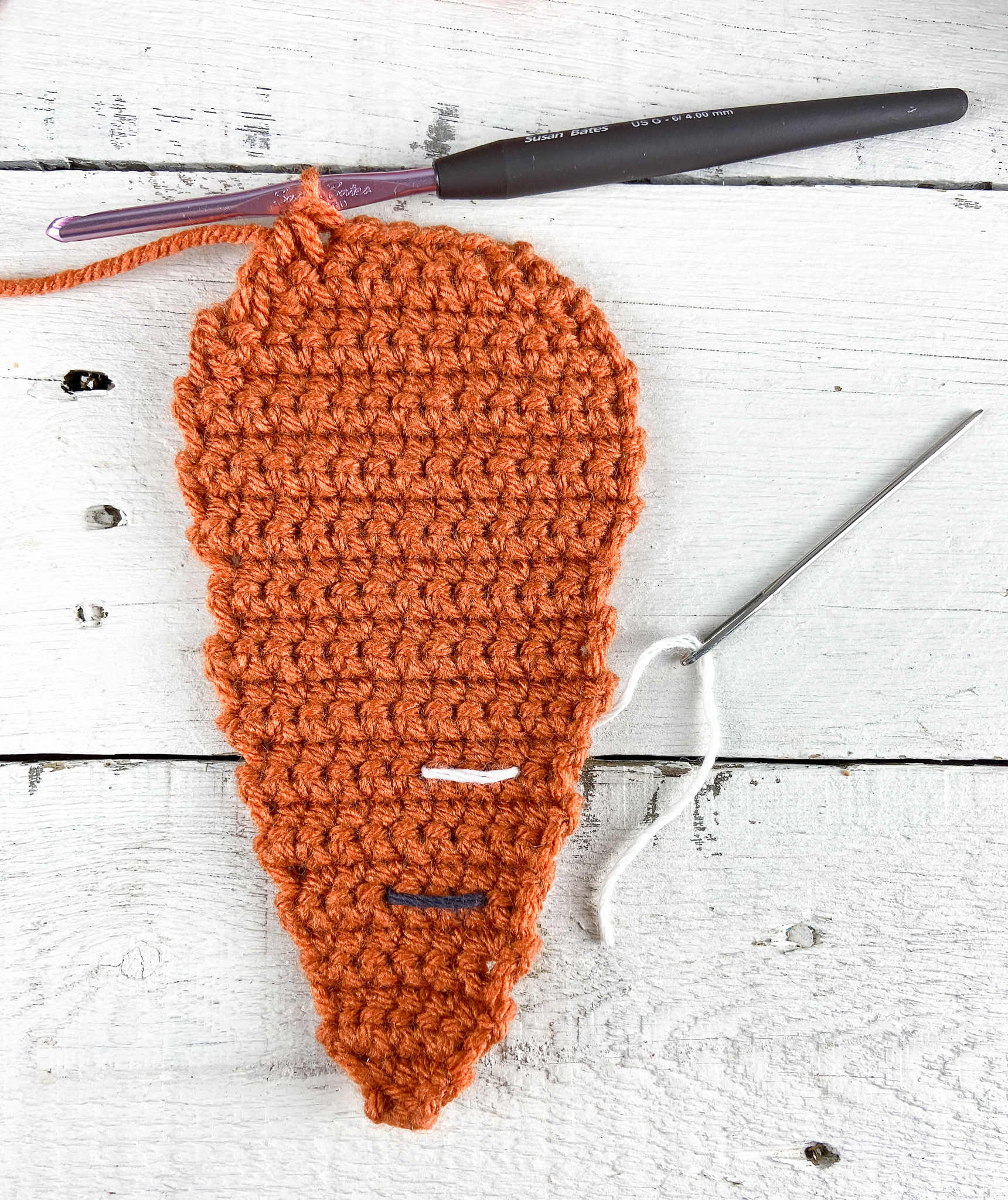 Crochet Carrots Garland - Easter Bunting | The Knotted Nest